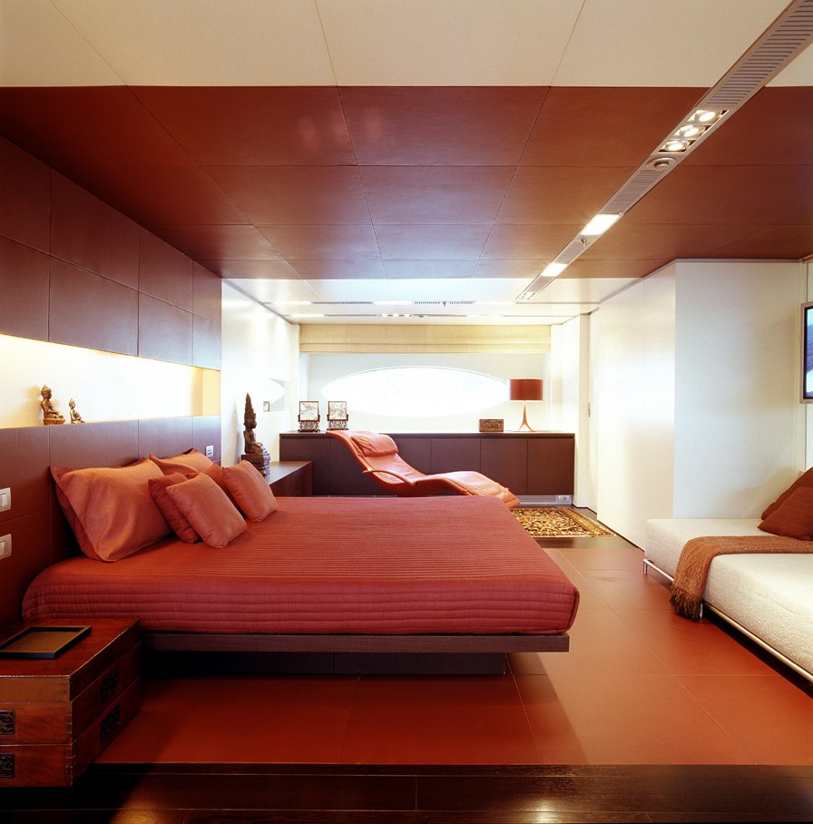 Yacht FALCON, Benetti | CHARTERWORLD Luxury Superyacht Charters